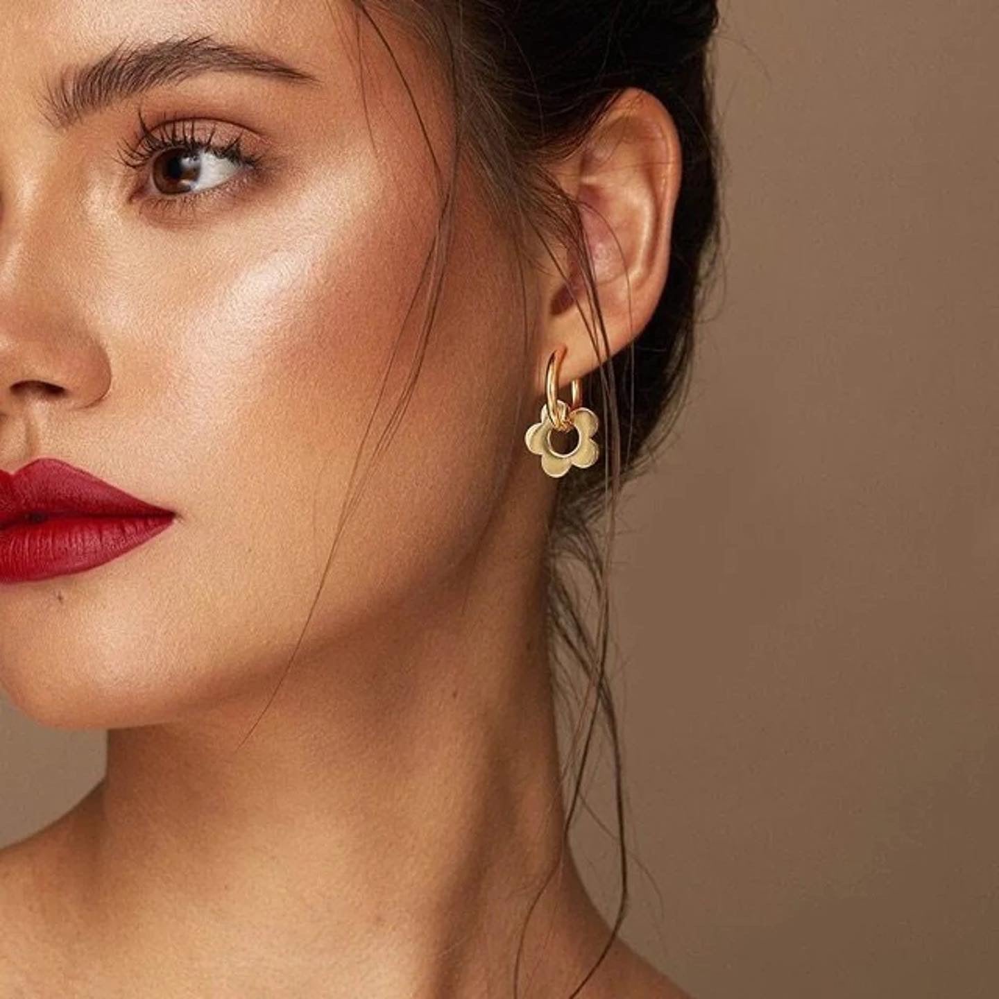 Aesthetic gold earrings store